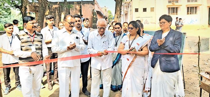 School Science Exhibition at Dh. Na. Vidyalaya in Khiroda, Child ...