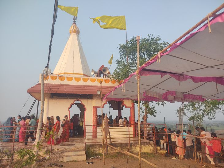 On Champashashti, the Kakanbardi mountain area is filled with the sound ...