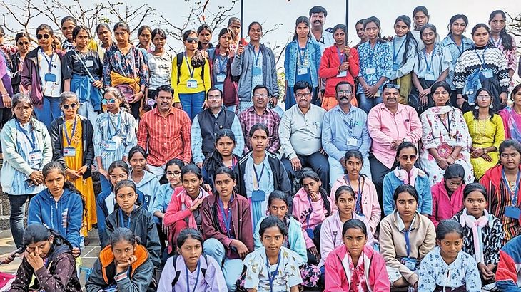 Pali District P. School students enjoyed the trip, Chhatrapati Shivaji ...