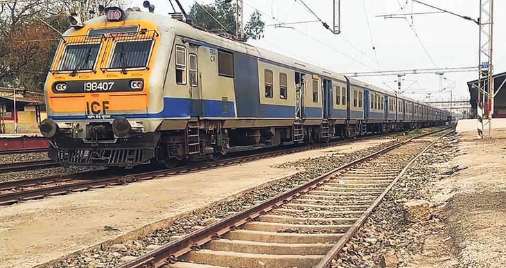 Badnera-Nashik, Bhusawal MEMU cancelled on 29,30, blocked for yard ...