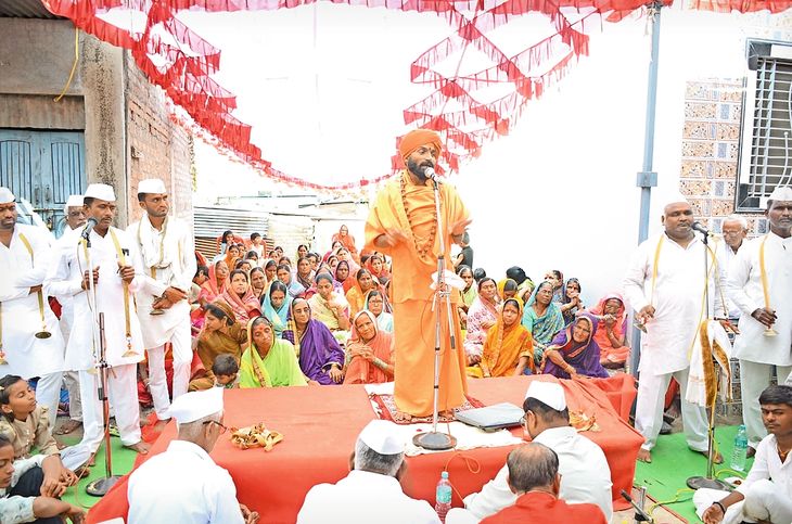 Installation of the idol of Saint Savata Mali in Gadhe Pimpalgaon ...