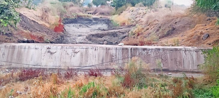 600 trolleys of silt removed in Pimpalgaon Renukai without waiting for ...