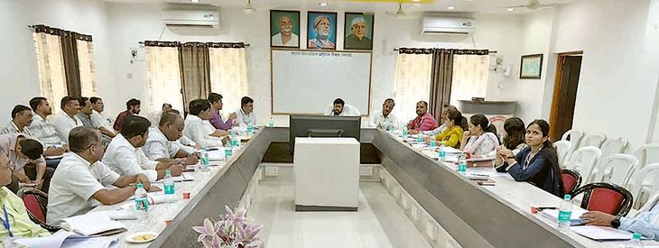 MLA Kadu visits Majipra office for water issues in Melghat, discusses ...