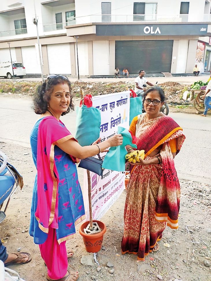 7,600 cloth bags distributed in a year, plastic-free Akola; Steel ...