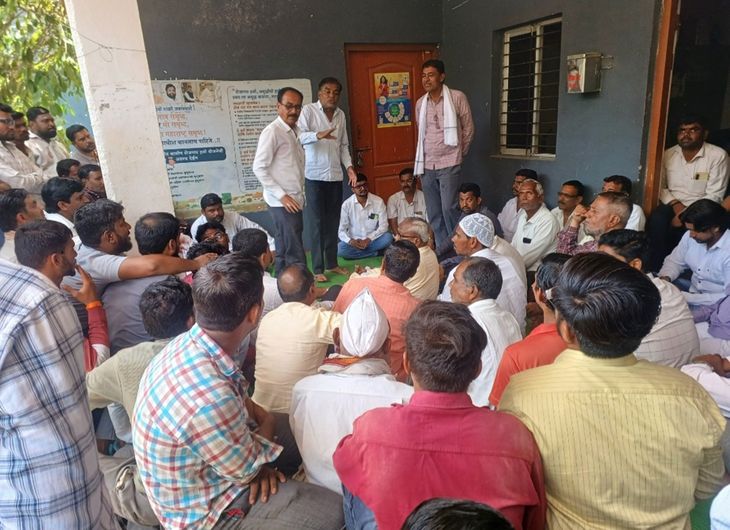 Chaos in Gram Sabha during reservation draw in Tembhurni; Ward ...