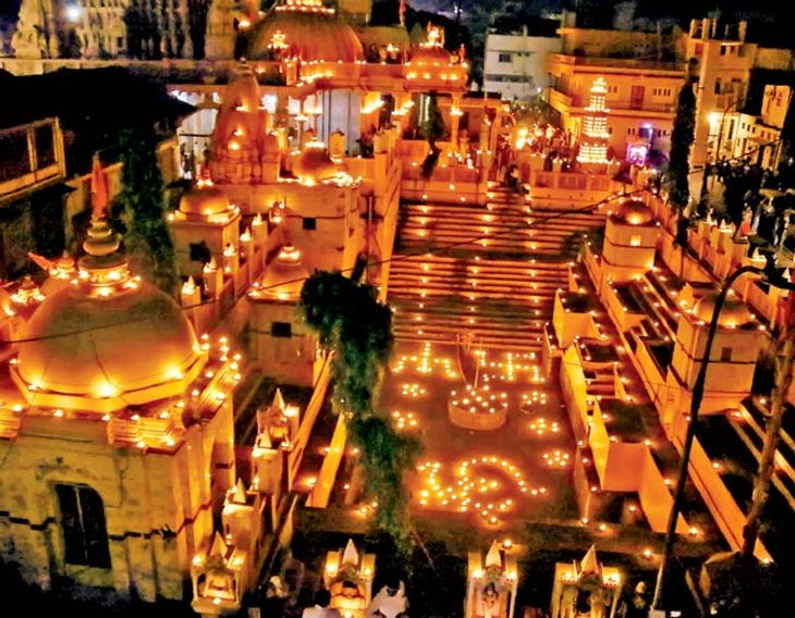 Surat Katargam Area Kantareshvar Mahadev Temple 2 Thousand Light Lamp ...