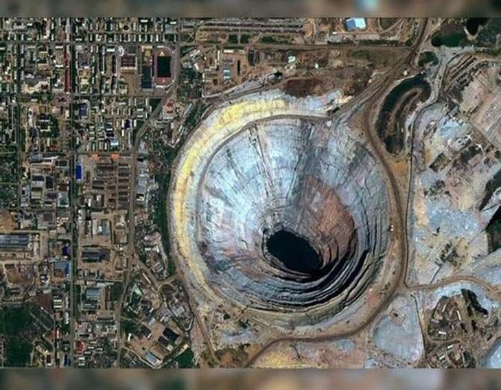 Deepest Hole In Earth Which Is Called The Door To Hell