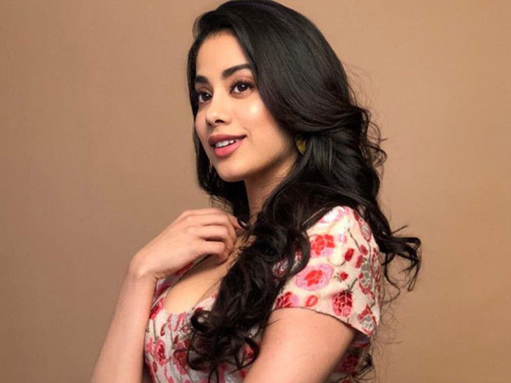 Janhvi Kapoor receives a special note from the children on the set of Roohi Afza | જાહન્વી ...