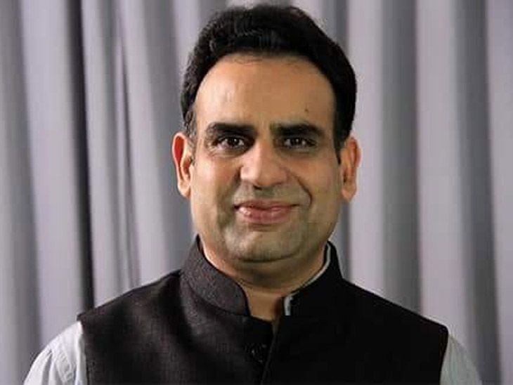 Gujarat cadre IAS Ajay Bhadoo has been appointed as Joint Secretary to ...