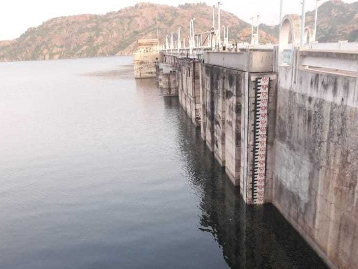 The Dharoi Dam spans two years, leaving 650 cusecs of water in two ...