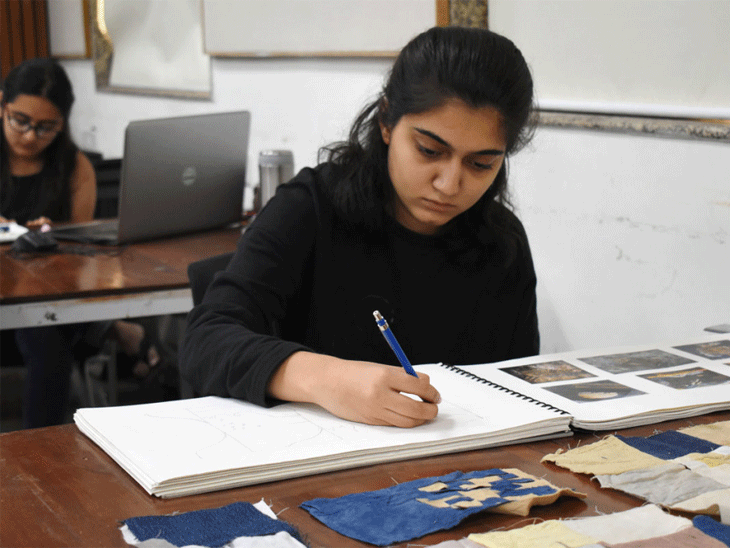 Karnavati University students prepare Indian design with Italian ...