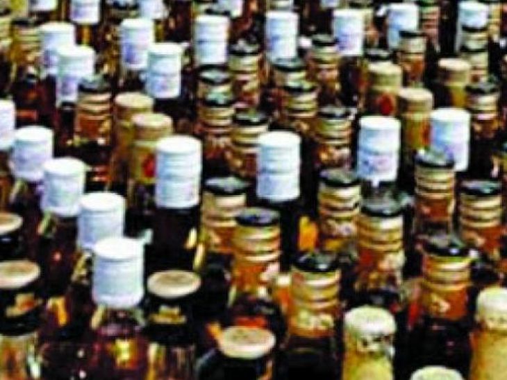 Foreign liquor was seized from two places in Dhanpur taluka