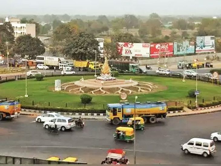 The road from Janpath to the stadium will be closed from 10 am from ...