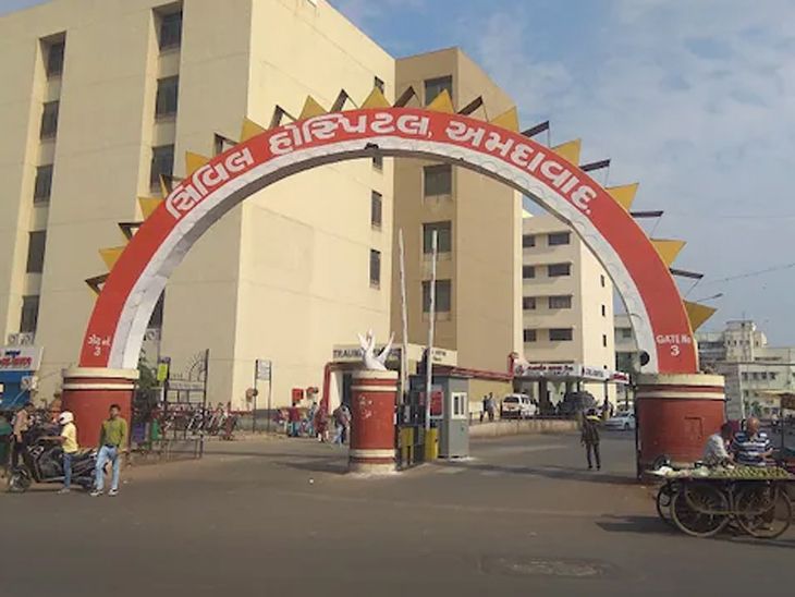 3 more doctors, resigned today after Ahmedabad Civil Superintendent Dr ...