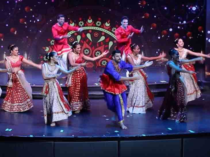 cordelia cruises Grand performance by Celebrity Navratri artists and ...