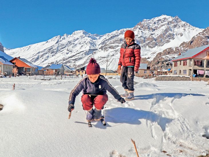 Dras - the second coldest area in the world, the sport of ice skating ...