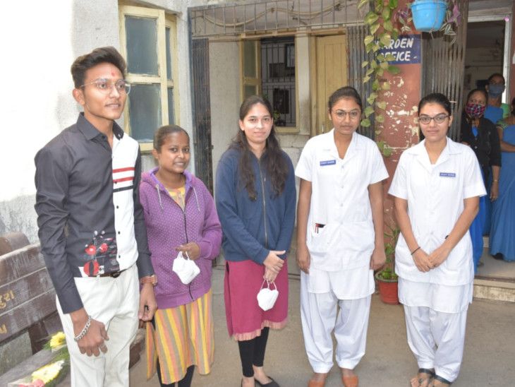 Selection of 6 nursing students from Surat in AIIMS