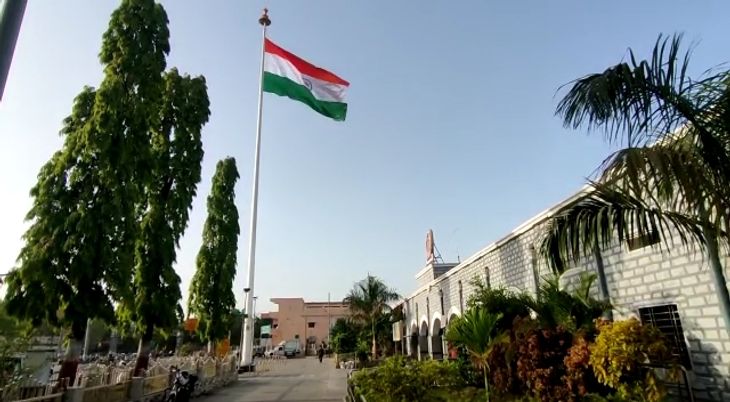 A wave of happiness among passengers and staff as new tricolors fly at ...