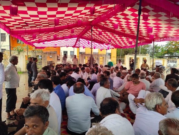 Announcing the closure of Gariadhar on July 4 with a demand that the ...
