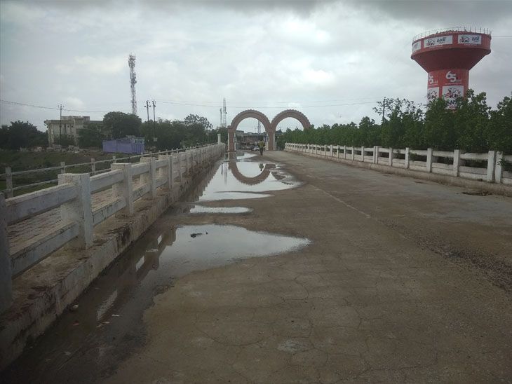 In Damnagar, Rs. Although the bridge was built at a cost of Rs 1.5 ...