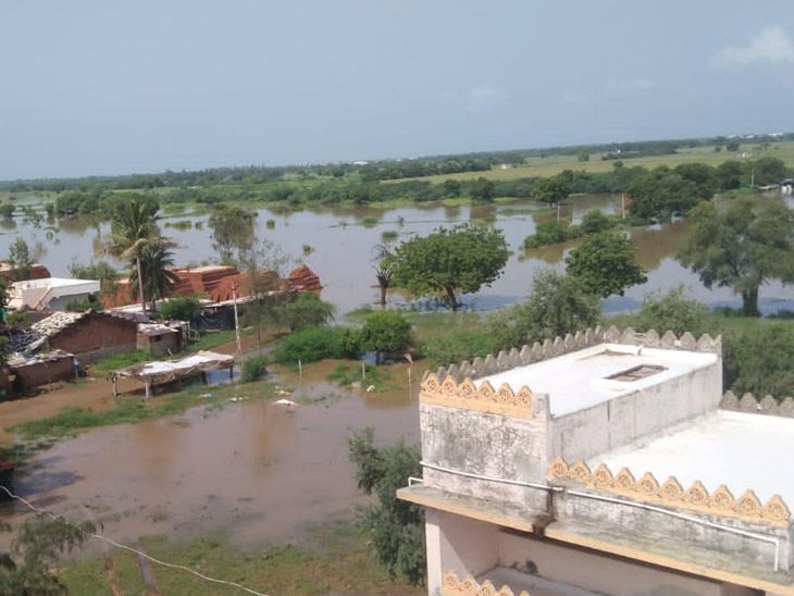 The waters of the Sabarmati recurved in 2 thousand bighas and became ...