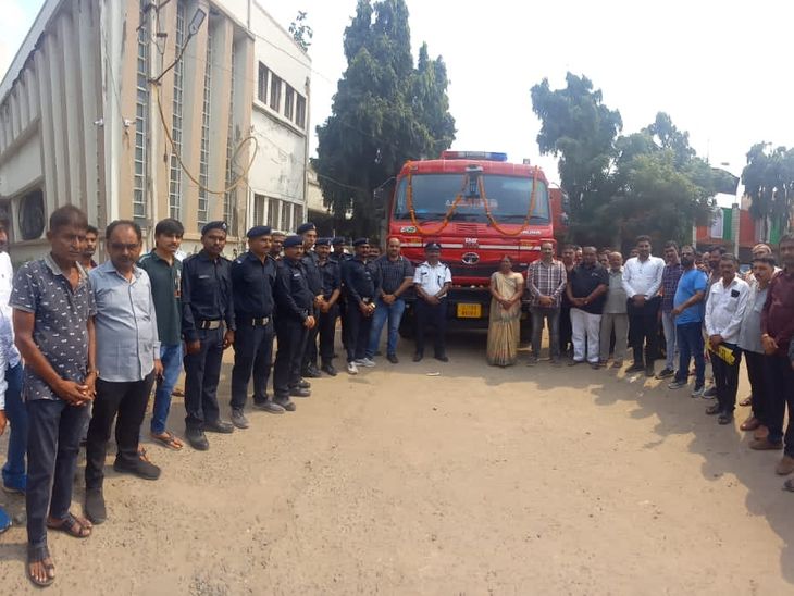 Morbi's fire team receives all-in-one modern fire bowser, inaugurated ...