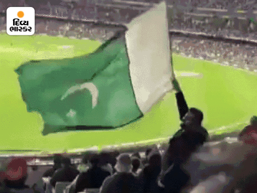 The Indian fan straightened him up, then said - 'Or inko Kashmir chahi ...