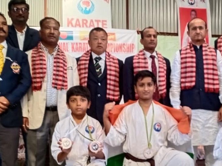 6 athletes won 4 silver medals and 1 bronze medal in Kumite fight and 3 ...