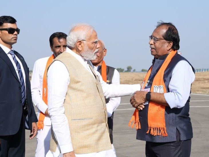 In Amreli, Prime Minister Narendra Modi asked about Dr. Bharat Kanabar ...