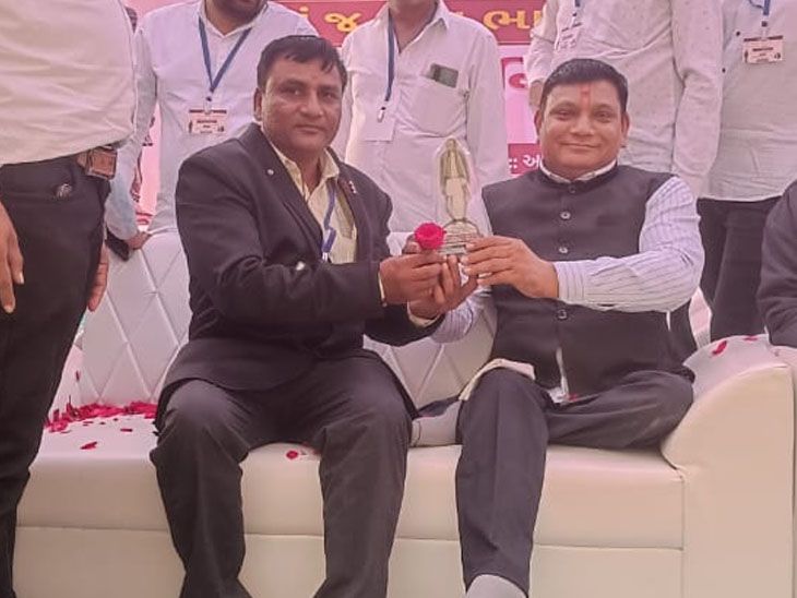 Chinta Bank opened in Rajkot, people will be able to deposit problem | અલગ પ્રકારની બેંક ...