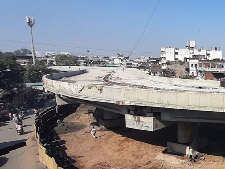 Due to drainage upgradation work in Surat, the road under Puna Patiya ...