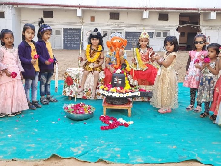Palanpur Swastik Kindergarten and English Medium performed Shiva Poojan ...