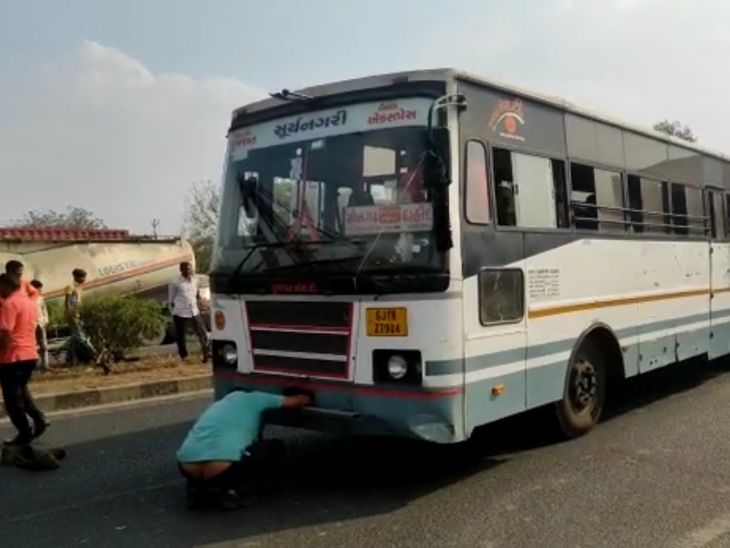 On Halol-Godhra highway, passengers got stuck as the wheels of the bus ...