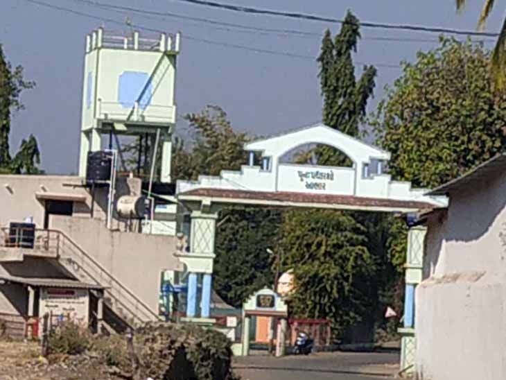 Devotees flock to the Shiva temple in Degama associated with miraculous ...