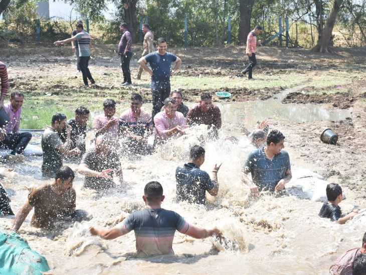 Navsari police celebrated the dhulet in Eru police ground, the ...