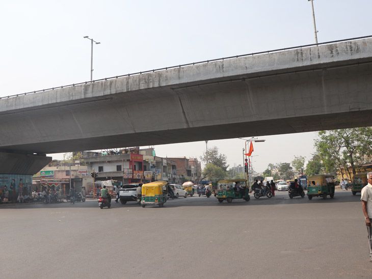 Hatkeshwar Bridge offered to be demolished due to fear of blacklisting