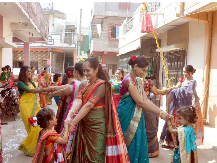 Navratri celebrated both the festivals with pomp in the city ...
