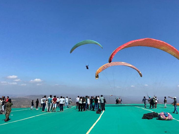 Start of paragliding event in Saputara | એડવેન્ચર: સાપુતારામાં ...