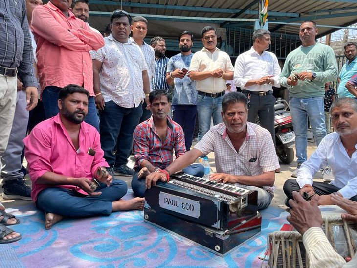 Bhajan kirtan of 34 village sarpanches of Khergam at the forest ...