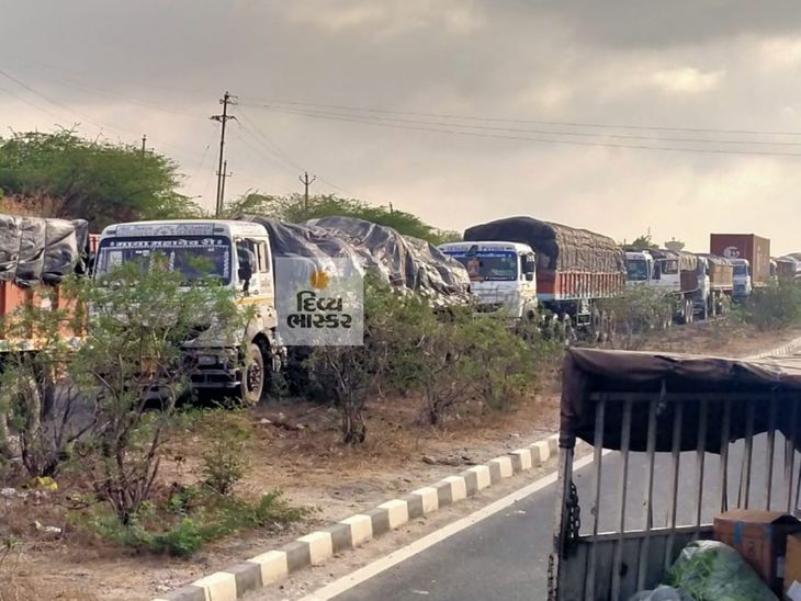 ODC vehicle passing on Samkhiyali Adesar highway caused heavy traffic ...