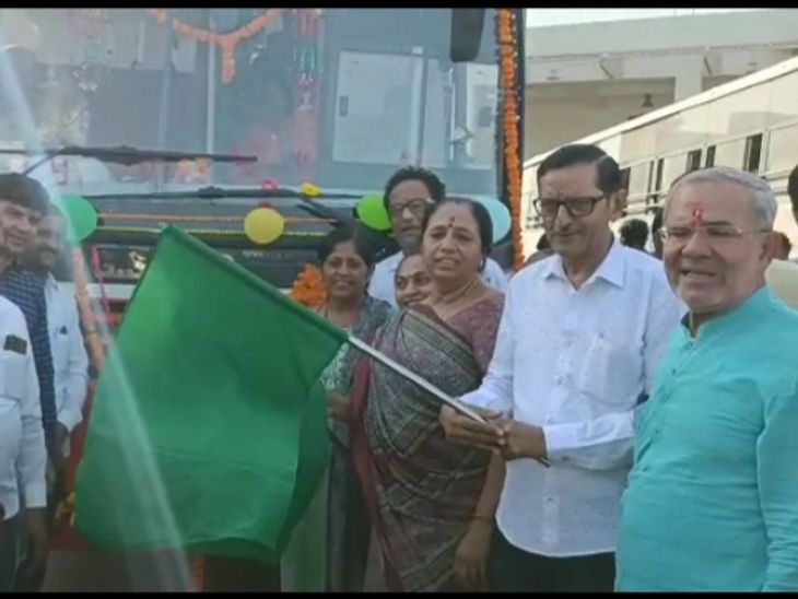 Five new buses launched at Anjar ST bus station, MLA Trikam Changa gave ...