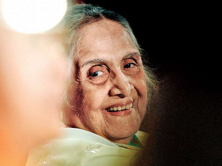 Married at the age of 14, preferred to play mother to Dev Anand and ...