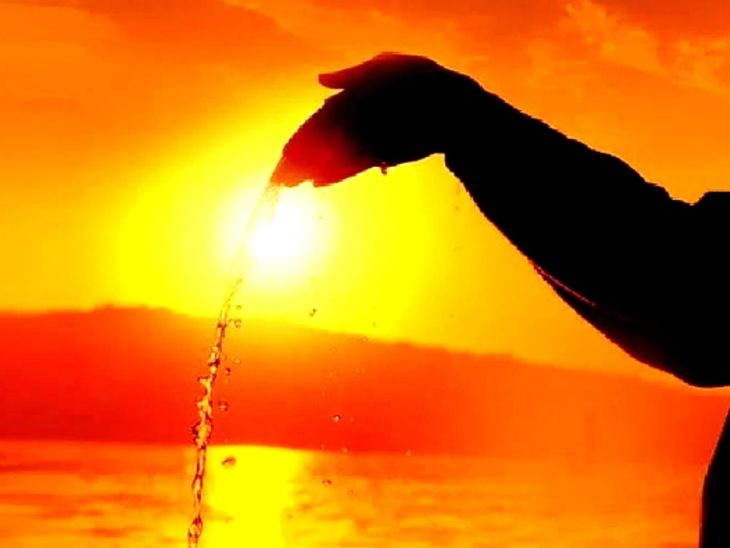 Offering Ardhya to the rising sun brings an end to illnesses and ...