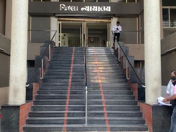 Court rejects 30-day bail plea of accused caught with drugs by Gujarat ...