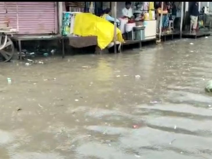 Light showers between early morning and cloudy skies; In 24 hours, 130 ...