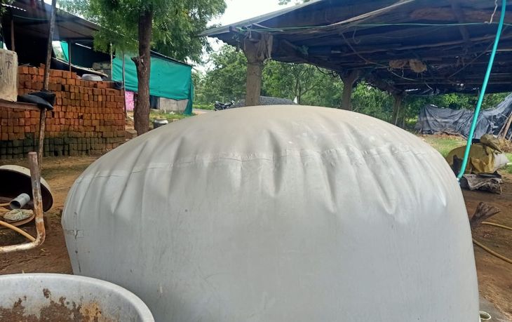 A balloon planted under the Gobardhan project in Champapur burst ...