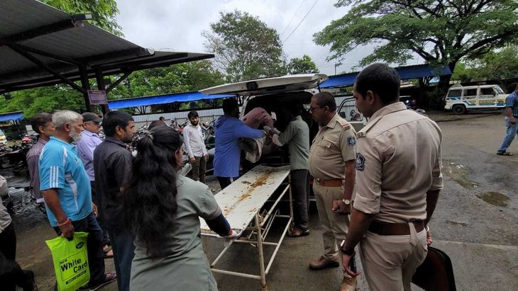 In Vapi's company, a worker was electrocuted | દુર્ઘટના: વાપીની કંપનીમાં કરંટથી કામદાર જાળીમાં ...