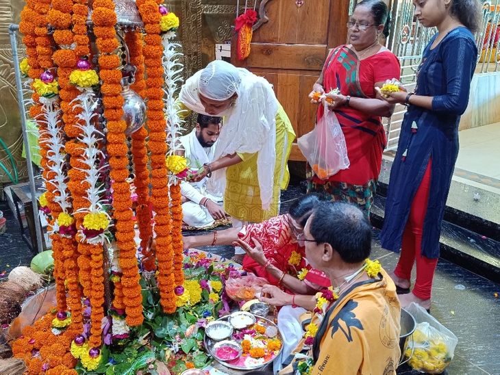 A devotional celebration was held at the Matileshwar Dham at Achhawani ...