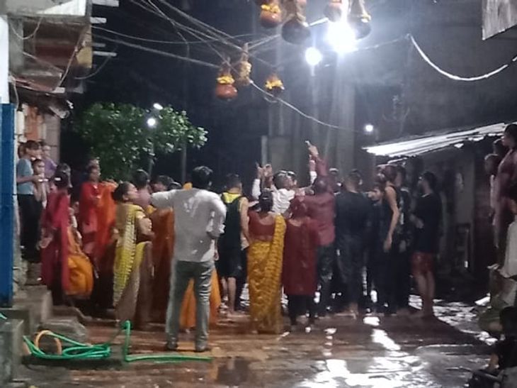 On the occasion of Janmashtami festival in Godhra, Matki Fod program ...