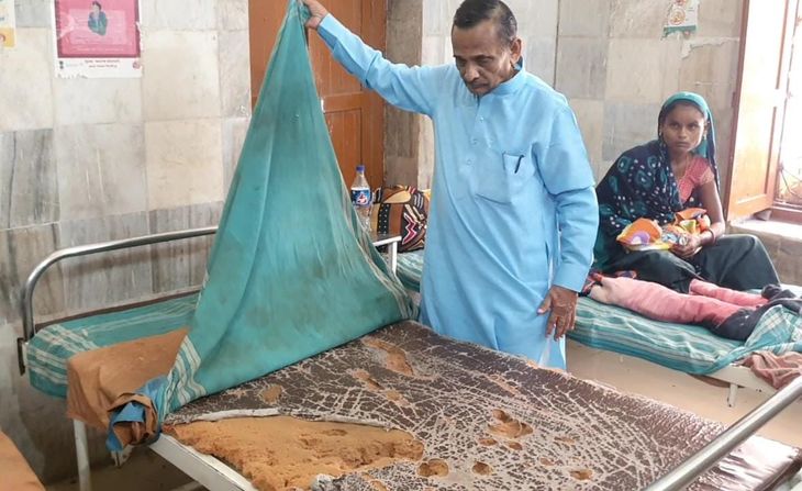 Treatment of deliveries on torn mats in a collective health center; Can ...